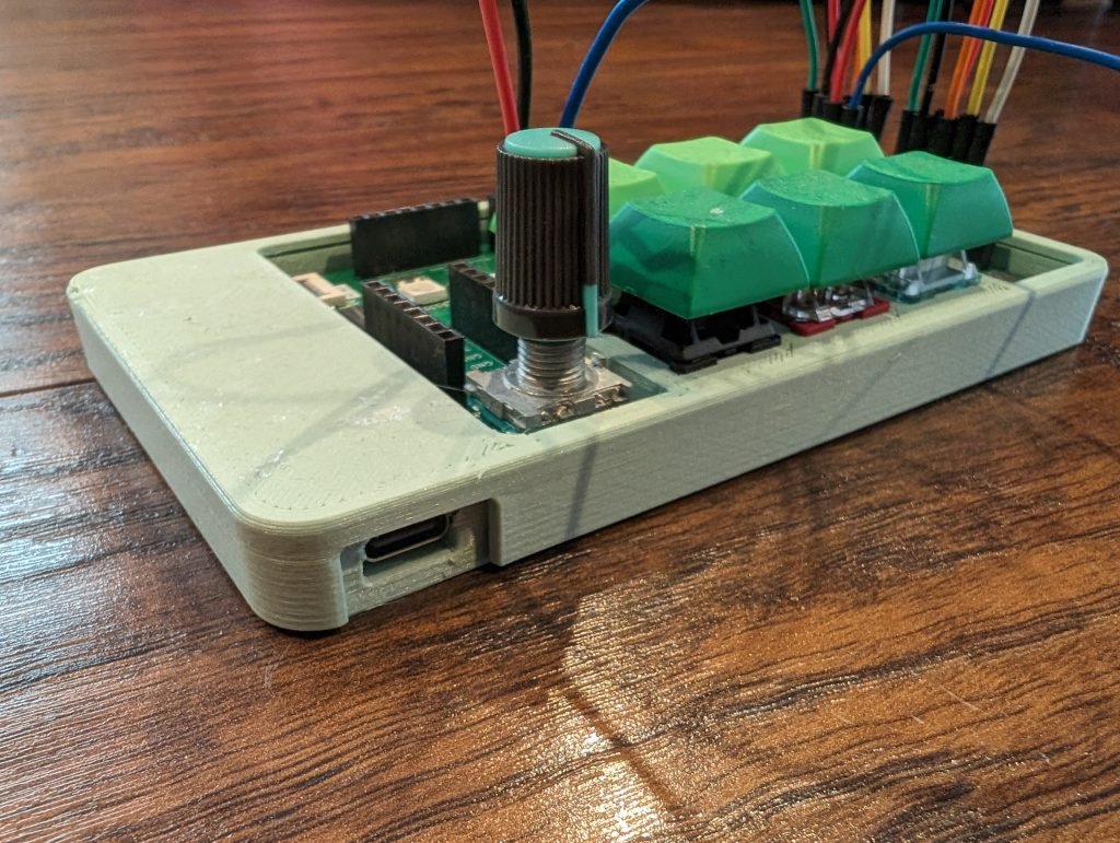 VIK – Playground - fingerpunch